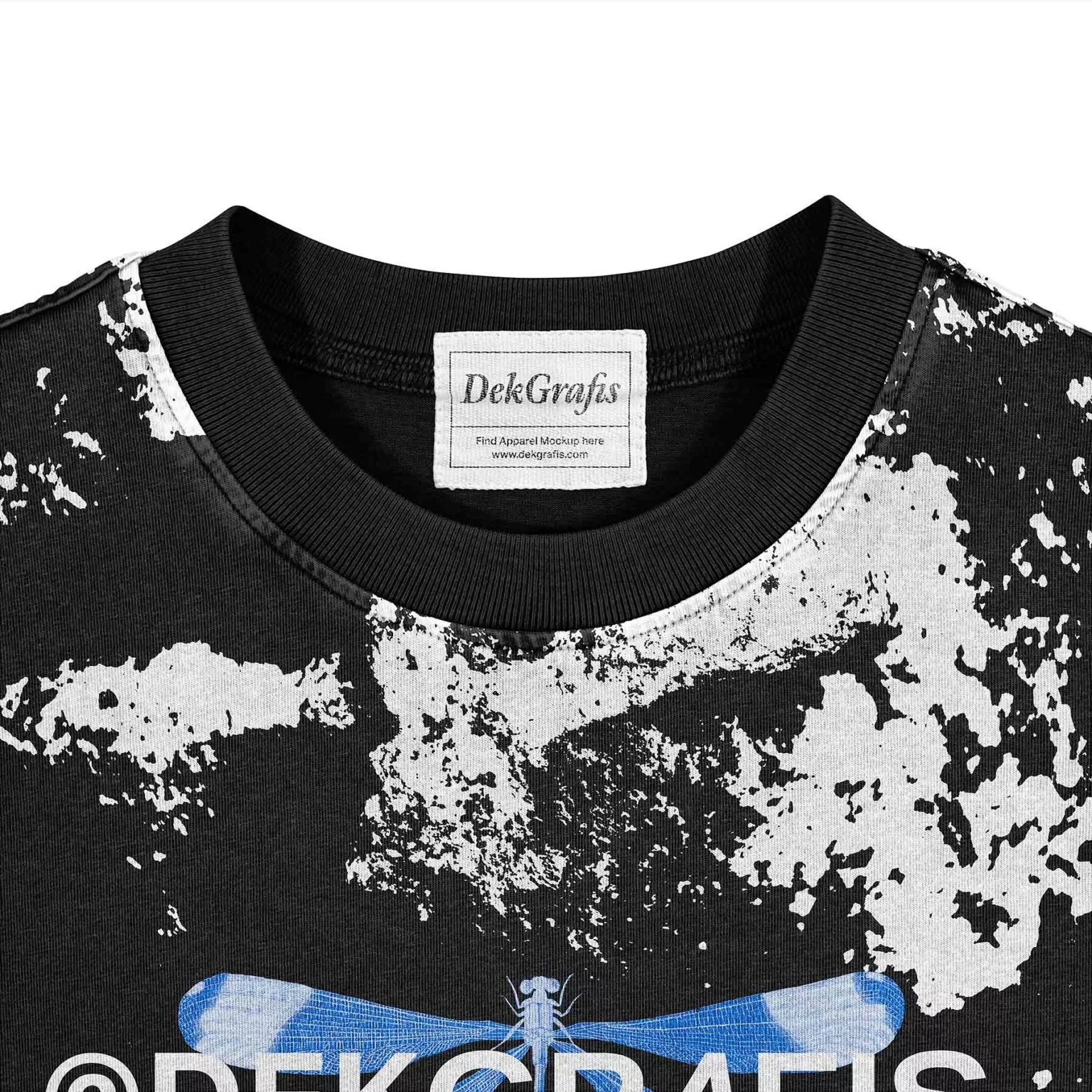 T-Shirt Clothing Label Mockup | The Free Mockup